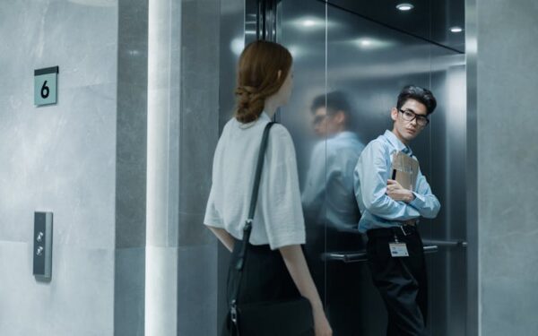 Is It Better To Stay On The Top Or Bottom Floors Of Hotels? - Hotel Chantelle