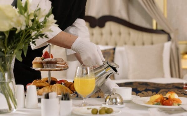 What Does 'Breakfast Included' in the Room Rate Mean at Hotels? - Hotel ...