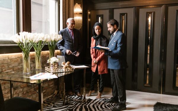 Concierge vs Front Desk: Key Differences Explained - Hotel Chantelle