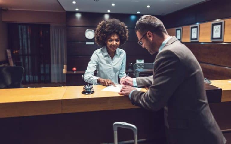 Checking Into a Hotel at 2 AM: A Detailed Guide - Hotel Chantelle